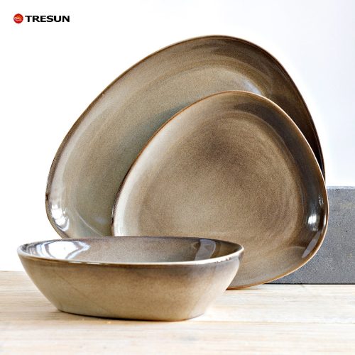 Irregular triangle stoneware plates and dishes - TRESUN